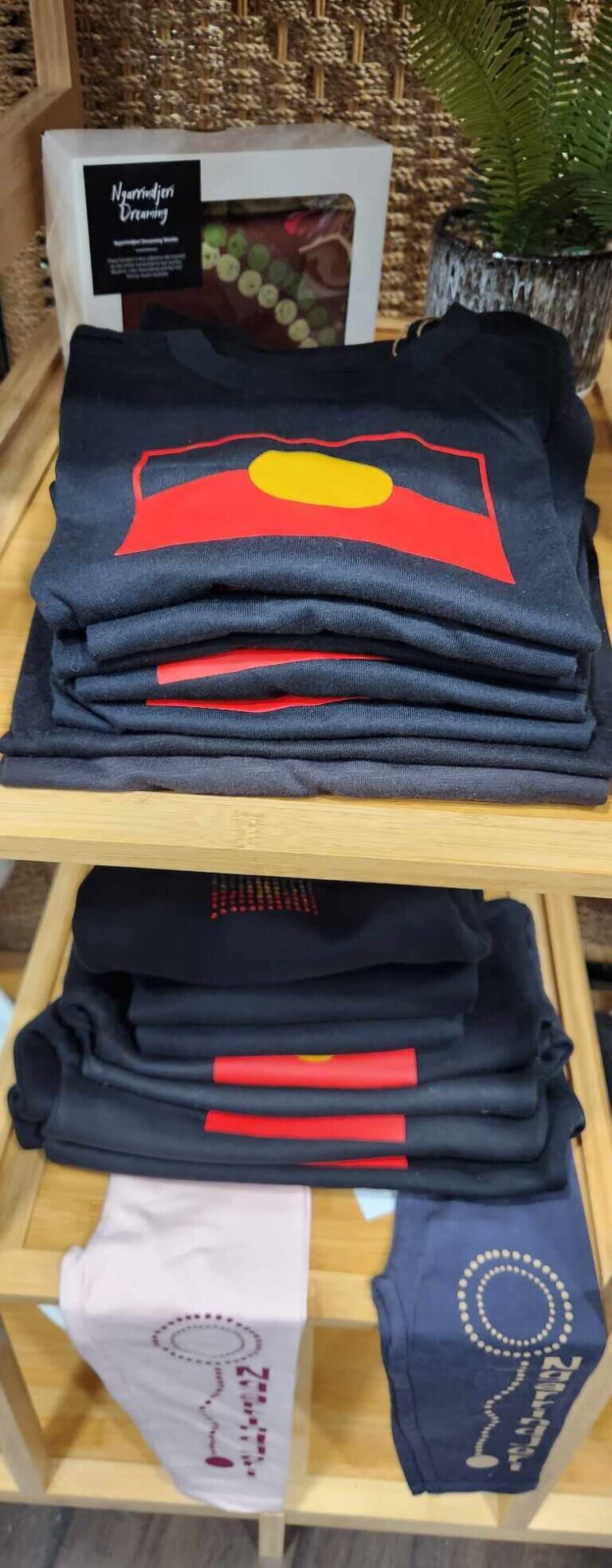 Kids Aboriginal Flag tshirt - Ngarrindjeri Dreaming